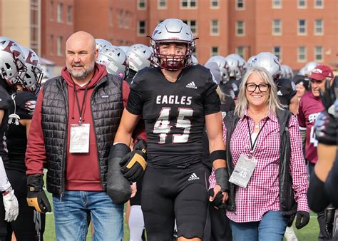 Uw La Crosse Football Added A New Uw La Crosse Football