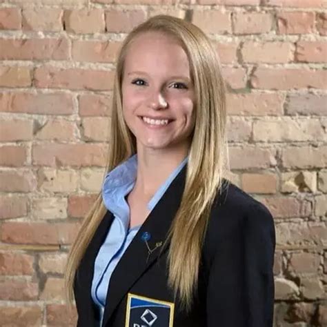 رابطه جنسی چند دانش آموز با دو خانم معلم در آمریکا عکس