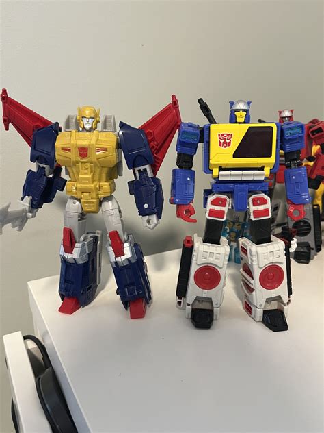 Transformers Legacy Voyager Metalhawk And Twincast In Hand Images Cybertron Ca Canadian