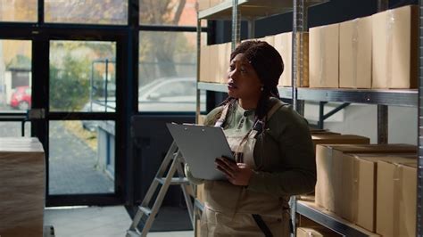 Crosschecking Images Free Download On Freepik