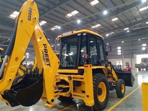New Preet Hornet 9049 4wd Jcb Backhoe Loader At ₹ 3450000 In Bhopal