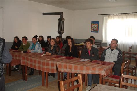 Презентација на тема “Млади во акција”