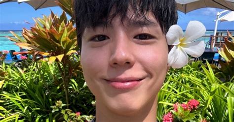 박보검 근육질 몸매 시선 강탈…관식이의 반전 매력