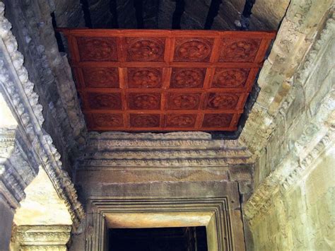 រូបថតប្រចាំសប្តាហ៍៖ រូបភាពខ្លះៗ នៃប្រវត្តិ ការវិវត្ត និងបច្ចេកទេសនៃផ្ទះឈើខ្មែរ ដកស្រង់ចេញពីសៀវភៅ