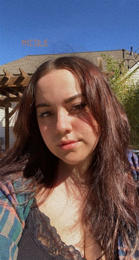 Nicole Nicoletaylor 9 Twitter
