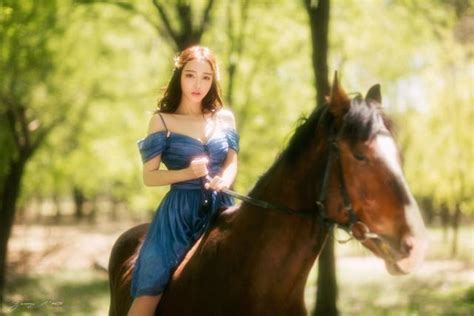 精靈女孩，騎馬射箭 每日頭條