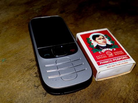 The Nokia 2330 Classic; When Style Meets Steal ~ SCRATCH e-PAD!