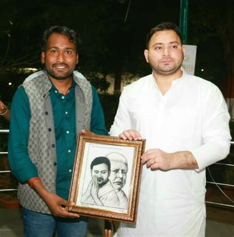 आज लौरिया Bjp माननीय Mla जी योगापट्टी के मिश्रौली उच्च विद्यालय में बैठक के दौरान पहुंचे