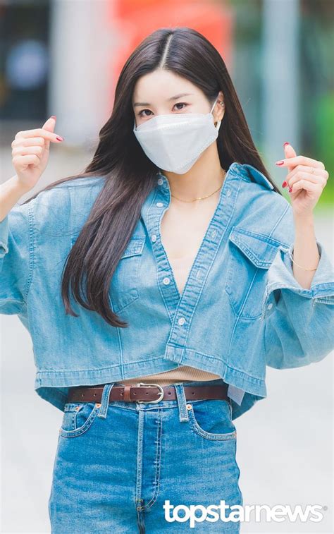 [hd포토] 권은비 ‘앙큼한 눈빛 두시탈출 컬투쇼 출근길 최규석 기자 톱스타뉴스