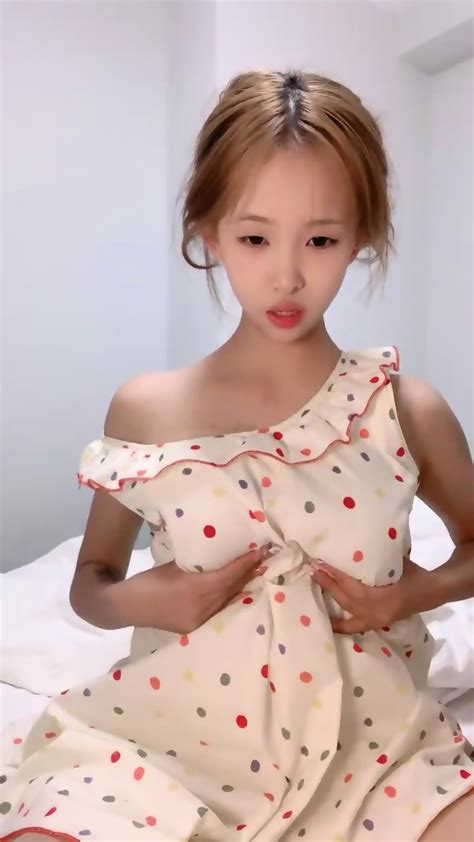 【曼小狗】g奶校花下海！颜值天花板女神抠逼自慰！大秀中3 Eporner