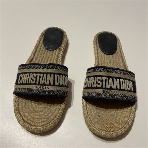 Шльопанці Christian Dior — ціна 3800 грн у каталозі Шльопанці Купити жіночі речі за доступною