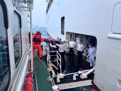 郵輪外籍乘客身體不適 海巡急送醫