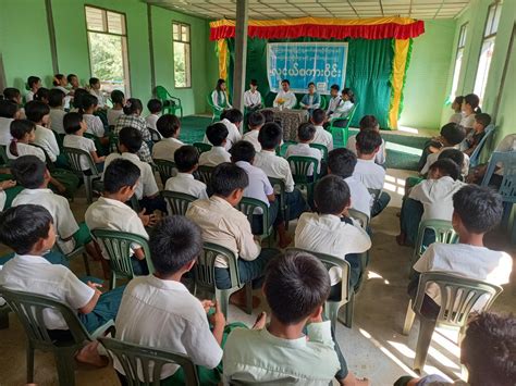 ငဖဲမြို့နယ် ဆုံကုန်းကျေးရွာ အ လ က ခွဲ တွင် လူငယ်များ ဗလငါးတန် ဘက်စုံဖွံ့ဖြိုးရေး လူငယ်စကားဝိုင