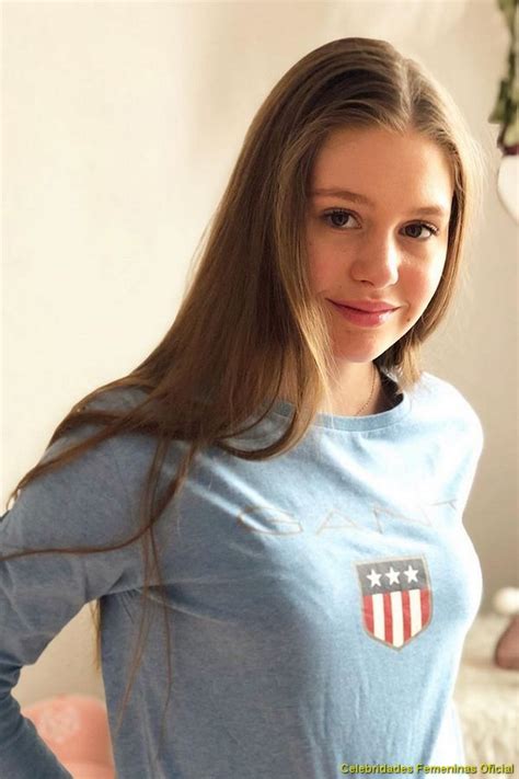 Celebridades Femeninas Oficial Alva Inga Quiero Presentarles A Esta