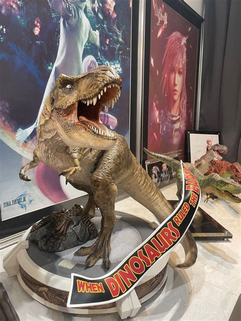 Jurassic Park T Rex Rotunda Chronicle Collectibles Hobbies And Toys
