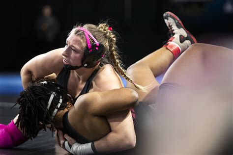 Iowa Womens Wrestling Saw Four Members Advance To Title Matches Nine