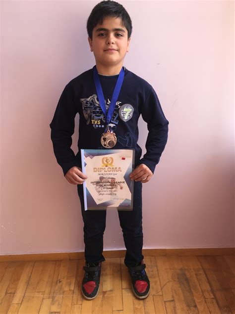 Չարե Չարենցավանի Ստեփան Ավանյանի անվան N 4 հիմնական դպրոց