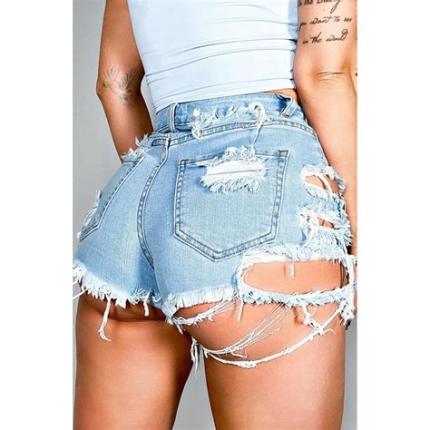 Women In Sexy Short Shorts