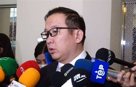 Б Бат Эрдэнэ Дуучин Д Болдод газар олгосон асуудлыг би мэдэхгүй бид материал бүрдүүлэлтийг л