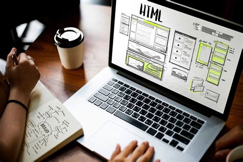 Html چیست و چه کاربردی دارد؟ توضیح مفاهیم همراه با مثال