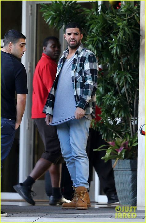 Drake Steps Out After Reportedly Fighting With Diddy Photo 3260587 Drake Photos Just Jared