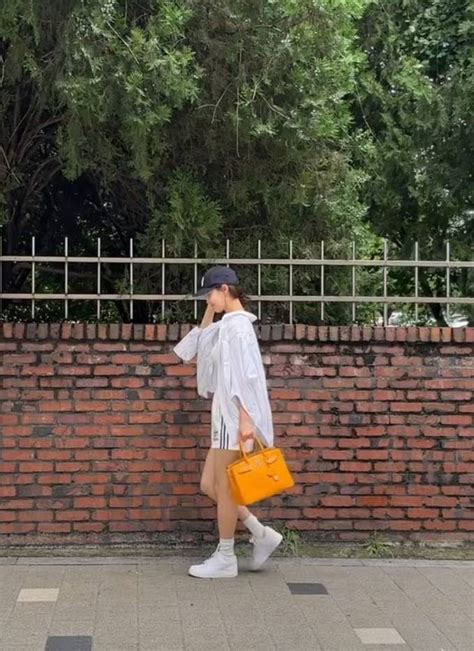 패션엔 한지혜 너무 핫해 복근 드러난 쇼츠에 크롭톱 예쁜 엄마의 애슬레저룩