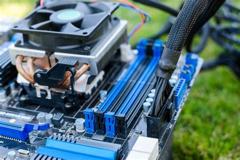 Pin Count In A Motherboard Power Connector Citizenside