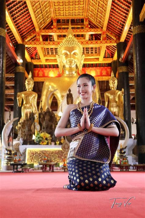 Teng ນາງສັງຂານ ຫລວງພຣະບາງ 2025 ນາງ ສຸກລາວັນ ອິນສີຊຽງໃໝ່ ມາທ່ຽວຊົມ ວັດວິຊຸນນະຣາຊ ນະຄອນ