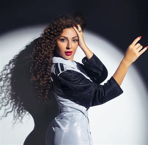 ميريام فارس رسالتي أن أوحد بفني العالم العربي Et بالعربي