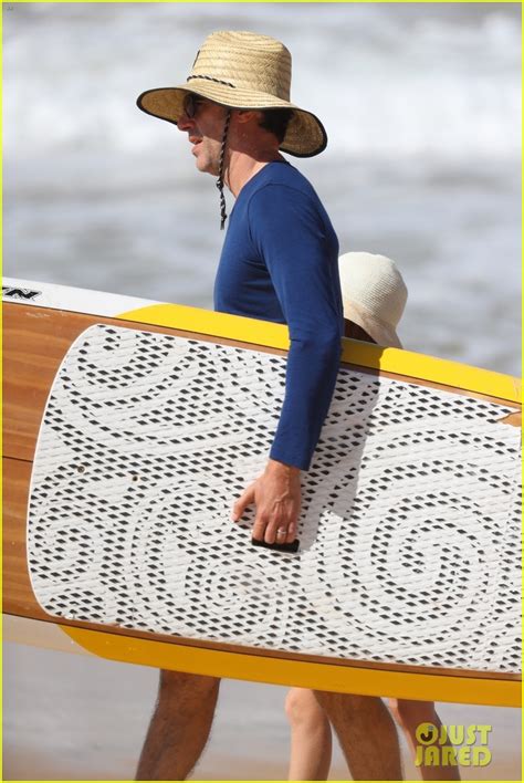 Sacha Baron Cohen Tries Surfing In Australia Gets Caught Up In A Wave Photo 4541671 Isla