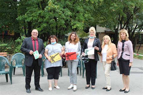 Община Русе поздравява родителите на града по случай 1 октомври международен ден на