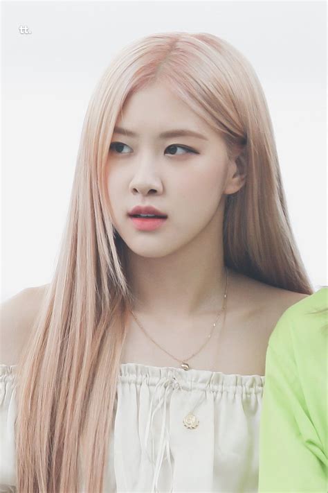 Pin By Jeonsenya On Bp Rosesarerosie Blackpink Rose Rosé Blackpink