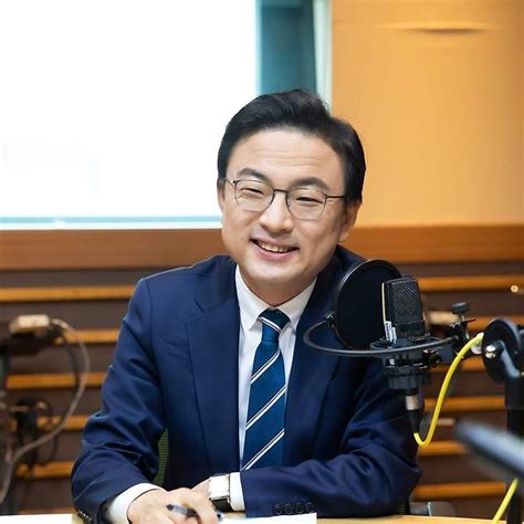 신장식 변호사 뉴스하이킥 ·박정호 교수 손경제 플러스 Mbc 새 진행자 발탁