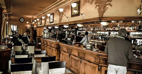 조국에서 출판금지 된 유명 작가의 진솔한 고백 북적book적