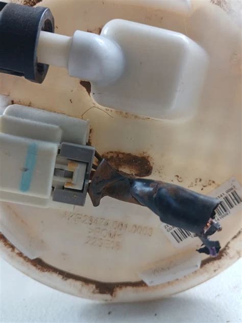 Genuine Fuel Pump Assembly For Holden Commodore Vf Evoke 2014 Petrol