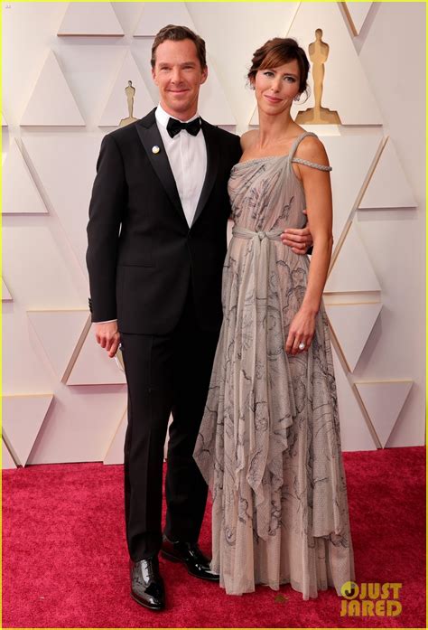 Nominee Benedict Cumberbatch Poses With Wife Sophie Hunter On Oscars