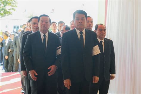 ឯកឧត្តម នាយឧត្តមសេនីយ៍ វង្ស ពិសេន ដឹកនាំគណៈប្រតិភូគោរពព្រះវិញ្ញាណក្ខន្ធ