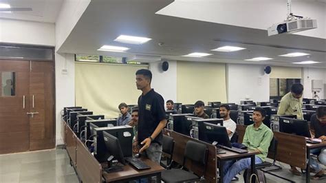 Skilldevelopment Neevatiitgn Communitydevelopment Indian Institute