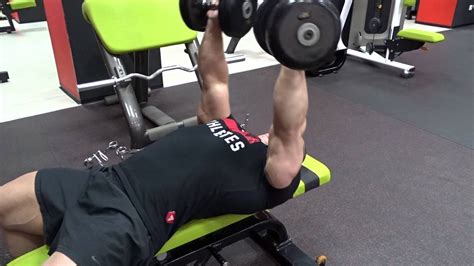Преси за гърди с дъмбели от лег Youtube
