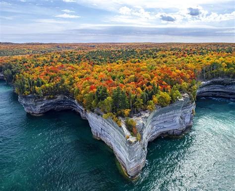 Experience The Majesty Of The 7 Natural Wonders Of Michigan