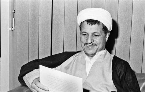 لحظاتی از ریاست جمهوری هاشمی رفسنجانی در دفتر کارش رویداد24