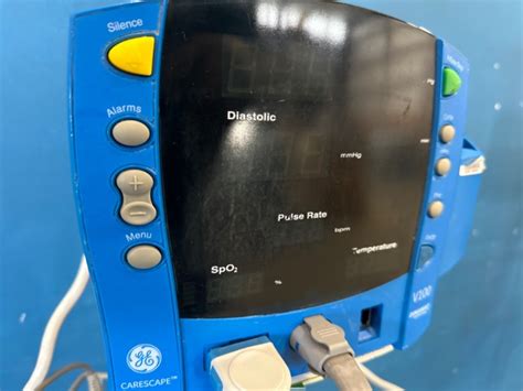 Ge Carescape Dinamap V100 Nellcor Spo2 Nibp Temp Monitor Lot Of 2
