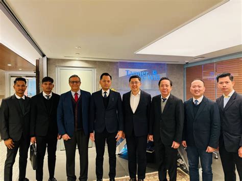 អ្នកឧកញ៉ា ឡេង ប្រុស ដឹកនាំក្រុមការងារទៅស្វែងរកដៃគូអ្នកវិនិយោគិនហុងកុង