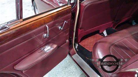 Lot 276 1968 Daimler V8 250