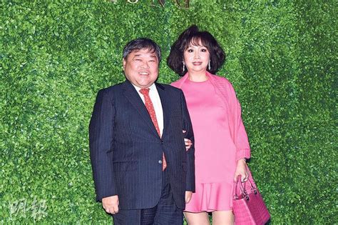 邱達昌太太確診 非歌舞群組一員 黃翠如隔空為老公蕭正楠打氣 20201126 Showbiz 明報 Our Lifestyle