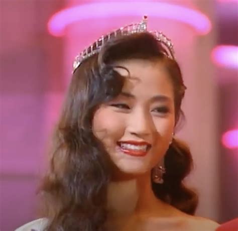 50歲萬綺雯依舊保養得宜似少女 與編劇閃婚相愛21年我沒有選錯