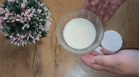 ხავერდოვანი კანი ლაქებისა და ნაწიბურების გარეშე გაიწმინდეთ სახე კეფირით ყოველ საღამოს