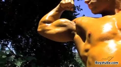 Garden Flexing Thisvid Com