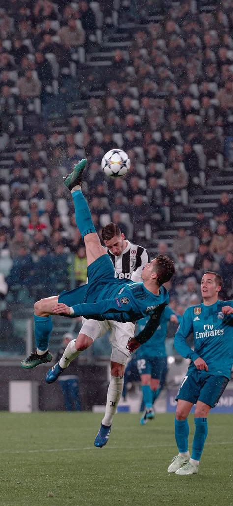 Ronaldo Bicycle Kick Wallpaper