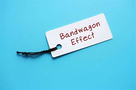 Understanding The Bandwagon Effect Definition Examples And Implications Accountend